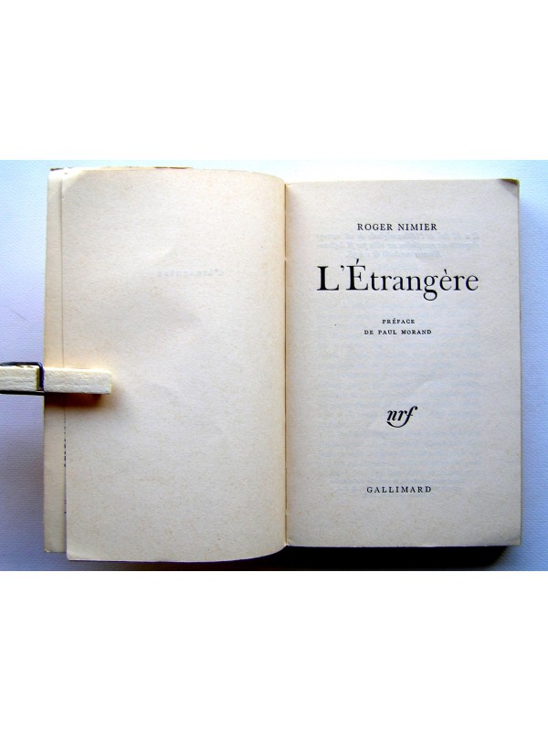 Roger Nimier - L'étrangère
